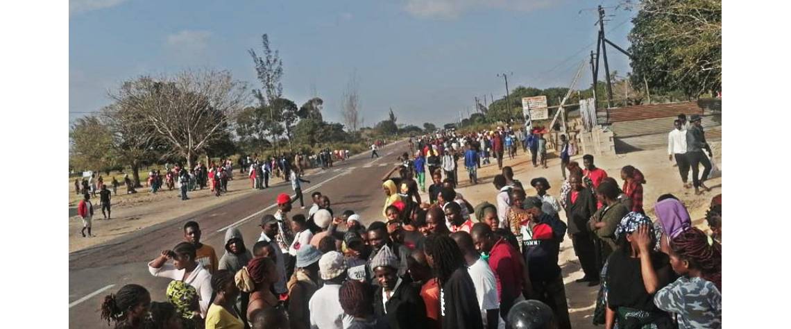 Moradores de Pateque, na Manhiça, bloqueiam Estrada Nacional N1 ...