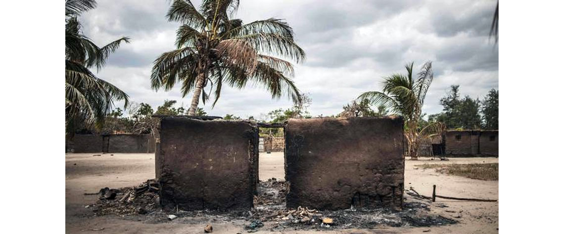 Desconhecidos queimam oito casas nos distritos de Mecufi e Chiúre ...
